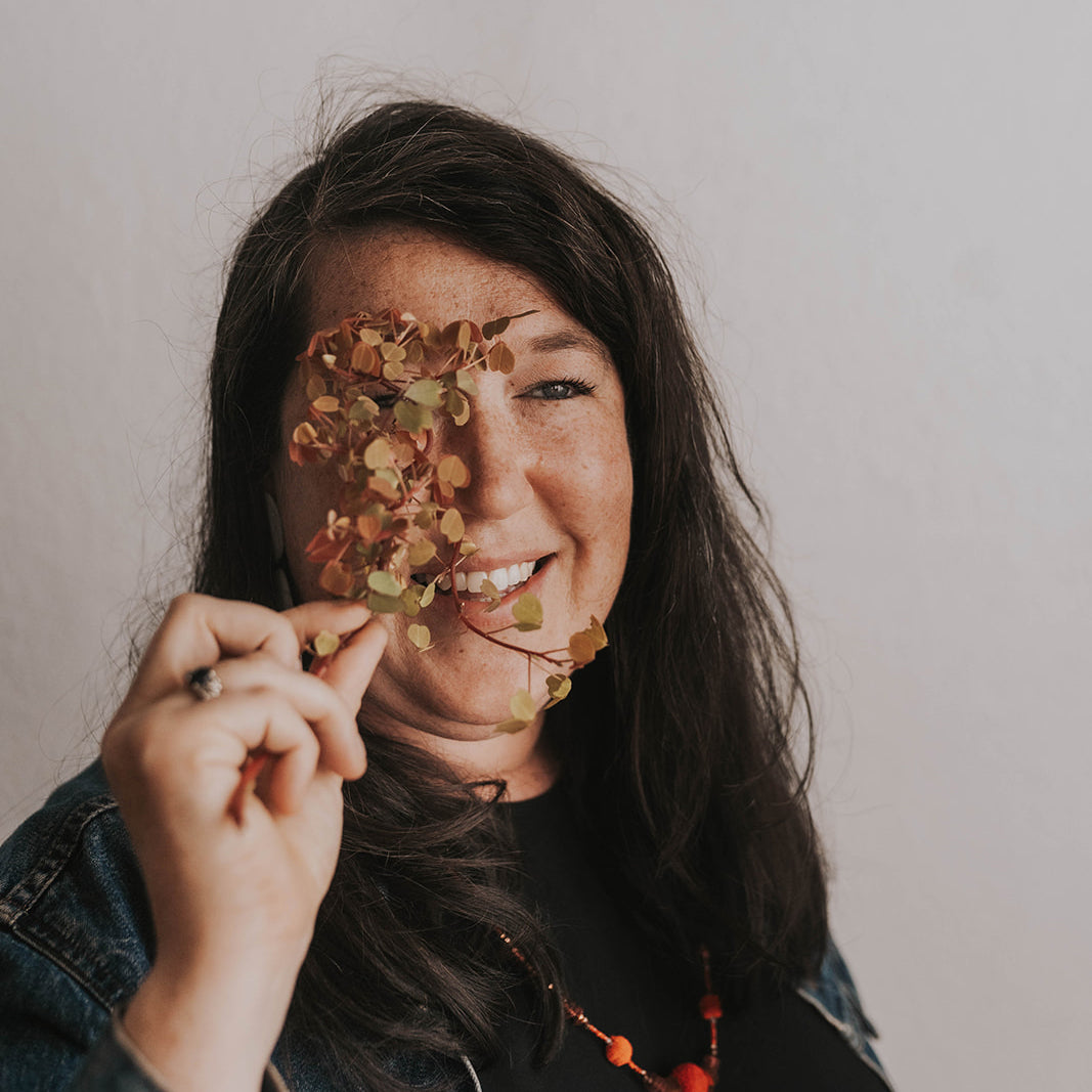 6 THINGS WITH ALYSON VITT – INK + PORCELAIN