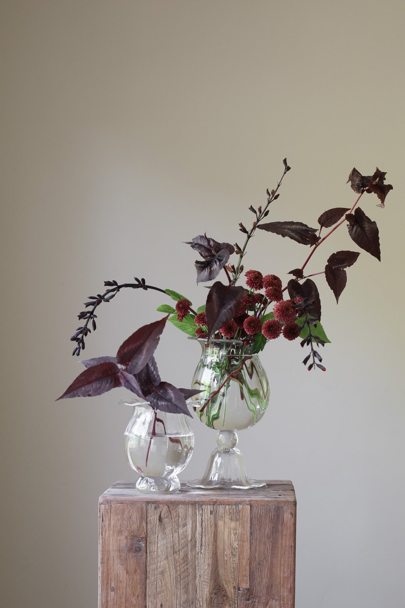 OPULENT GLASS VESSEL – INK + PORCELAIN